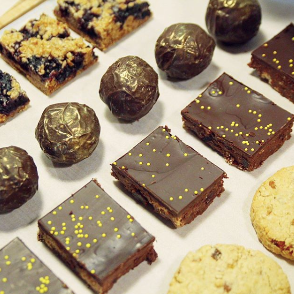 4-box vegan bombs – Bom Bom Patisserie